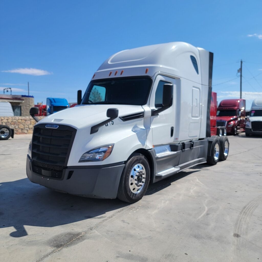 2020 FREIGHTLINER CASCADIA - Av Truck Sales