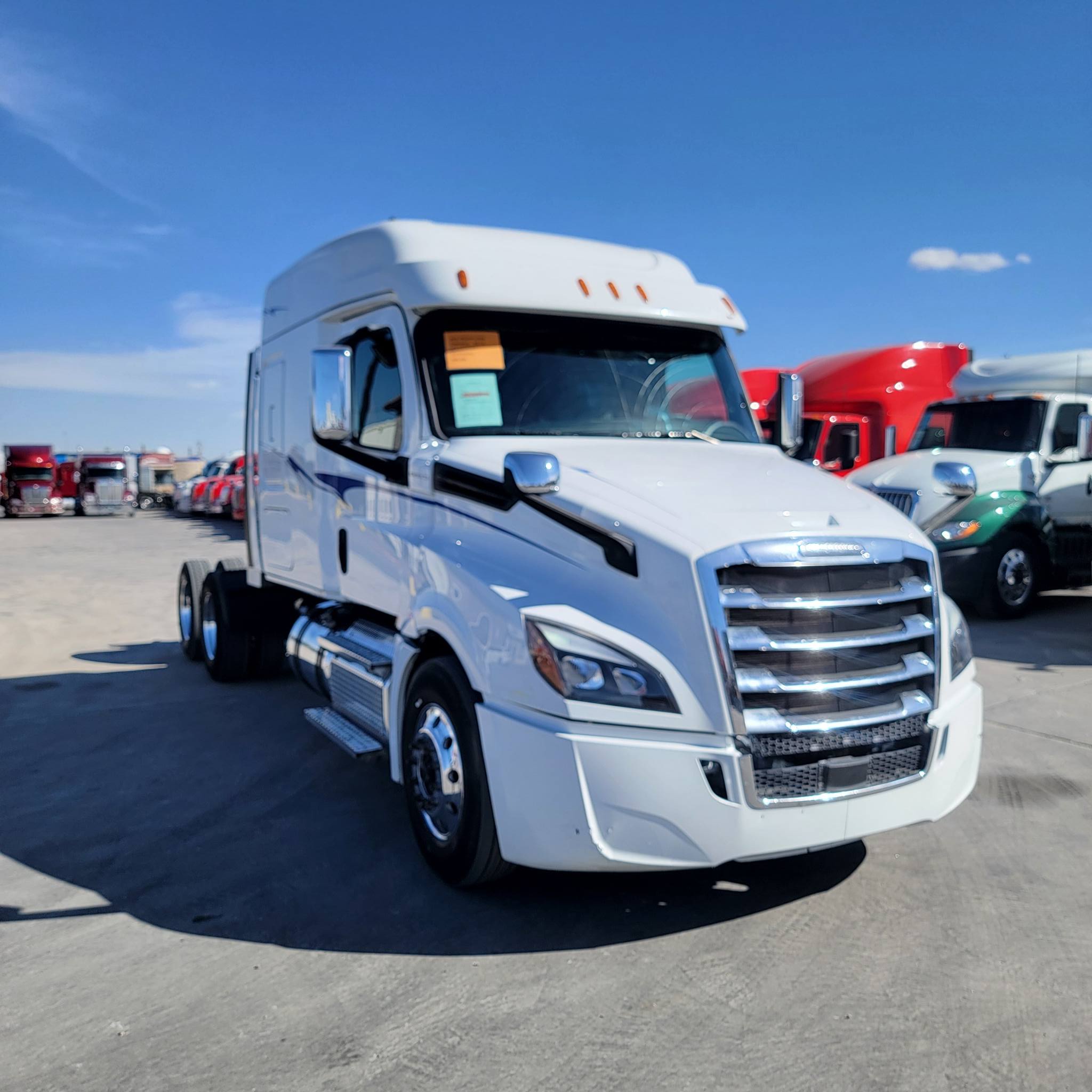 2020 FREIGHTLINER CASCADIA - Av Truck Sales